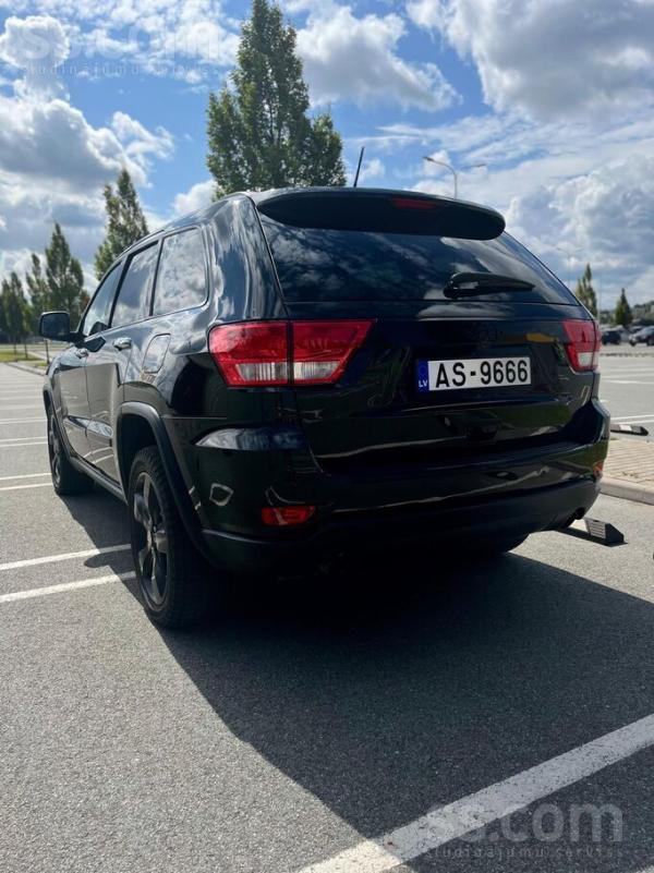 Melns Jeep Grand Cherokee 2012 Rīga, ar dzinēja tilpumu 3.00 L un nobraukumu 178 tūkst. km par 10650 €, foto 4 vietnē AUTOMOTO.COM.LV