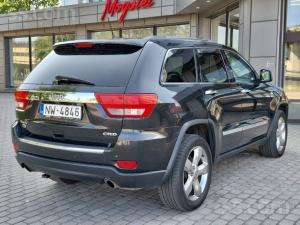 Black Jeep Grand Cherokee 2012 in Riga, with an engine capacity of 3.00 L and mileage of 260 thousand km for 8950 €, photo 10 on AUTOMOTO.COM.LV