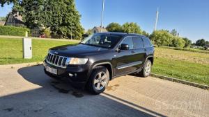 Black Jeep Grand Cherokee 2012 in Dobele, with an engine capacity of 3.00 L and mileage of 290 thousand km for 8000 €, photo  on AUTOMOTO.COM.LV