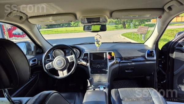 Melns Jeep Grand Cherokee 2012 Dobele, ar dzinēja tilpumu 3.00 L un nobraukumu 290 tūkst. km par 8000 €, foto 3 vietnē AUTOMOTO.COM.LV