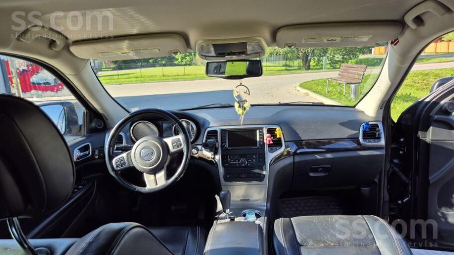 Melns Jeep Grand Cherokee 2012 Dobele, ar dzinēja tilpumu 3.00 L un nobraukumu 290 tūkst. km par 8000 €, foto 4 vietnē AUTOMOTO.COM.LV