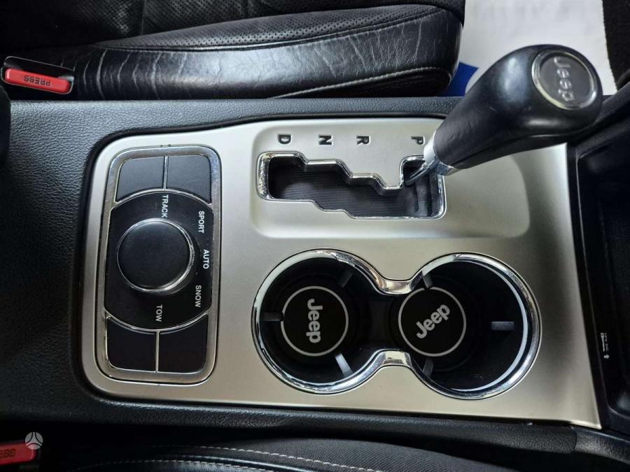Melns Jeep Grand Cherokee 2012 Šilutė, ar dzinēja tilpumu 6.40 L un nobraukumu 245 tūkst. km par 16450 €, foto 13 vietnē AUTOMOTO.COM.LV