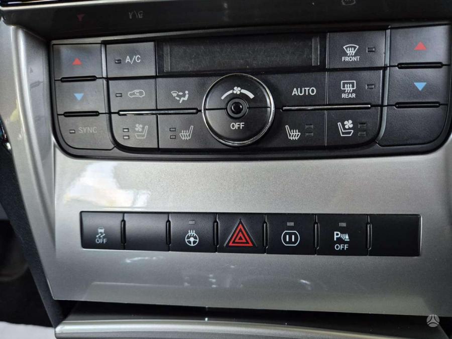 Melns Jeep Grand Cherokee 2012 Šilutė, ar dzinēja tilpumu 6.40 L un nobraukumu 245 tūkst. km par 16450 €, foto 14 vietnē AUTOMOTO.COM.LV
