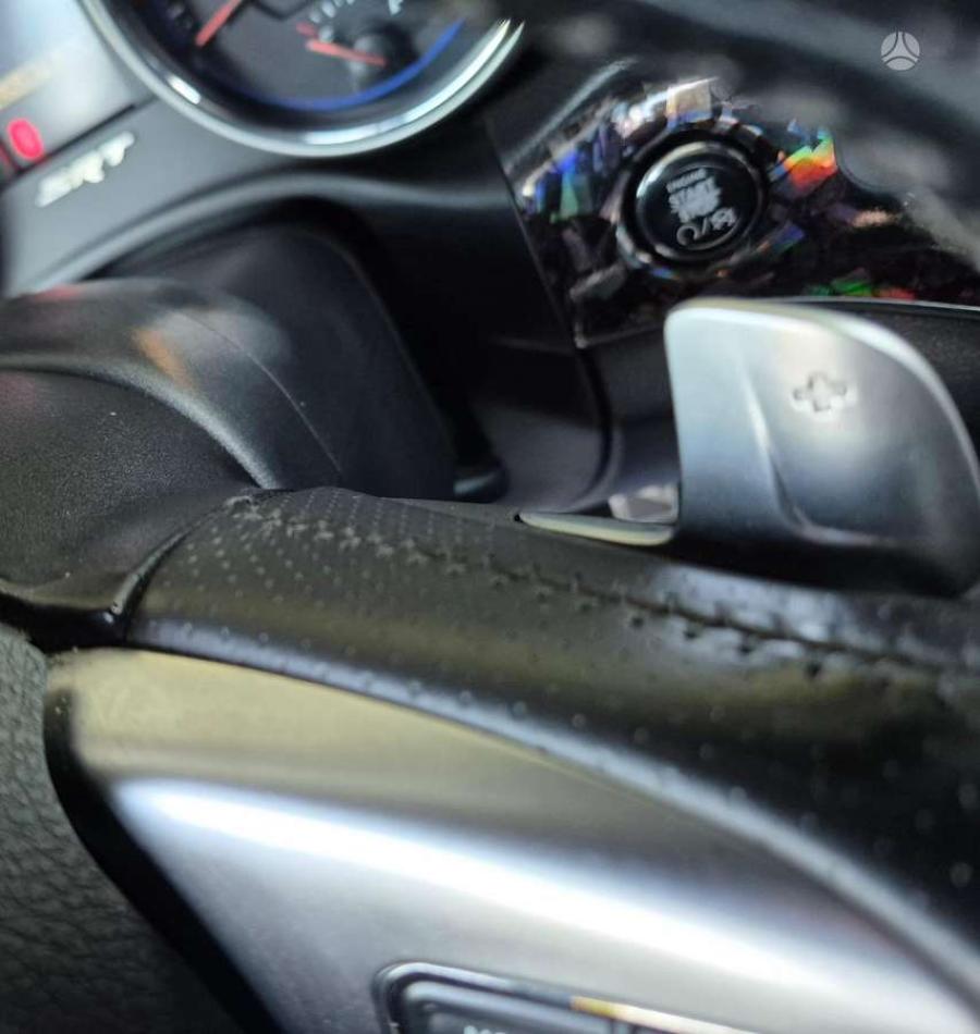 Black Jeep Grand Cherokee 2012 in Silute, with an engine capacity of 6.40 L and mileage of 245 thousand km for 15999 €, photo 13 on AUTOMOTO.COM.LV