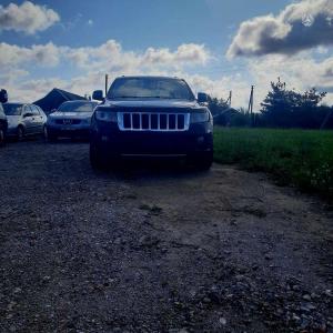 Melns Jeep Grand Cherokee 2012 Marijampole, ar dzinēja tilpumu 2.99 L un nobraukumu 245 tūkst. km par 3100 €, foto 3 vietnē AUTOMOTO.COM.LV