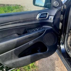 Melns Jeep Grand Cherokee 2012 Marijampole, ar dzinēja tilpumu 2.99 L un nobraukumu 245 tūkst. km par 3100 €, foto 12 vietnē AUTOMOTO.COM.LV