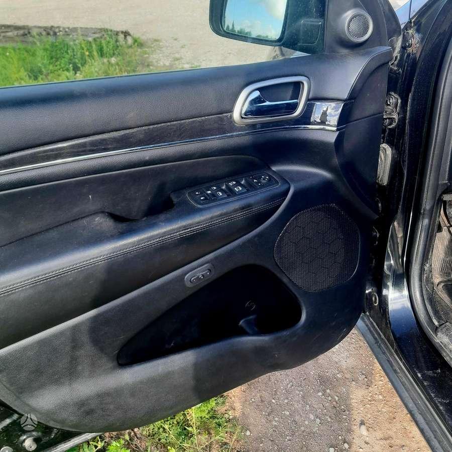 Melns Jeep Grand Cherokee 2012 Marijampole, ar dzinēja tilpumu 2.99 L un nobraukumu 245 tūkst. km par 3100 €, foto 12 vietnē AUTOMOTO.COM.LV