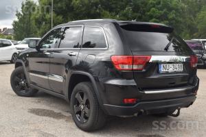 Melns Jeep Grand Cherokee 2012 Kuldīga, ar dzinēja tilpumu 3.00 L un nobraukumu 0 tūkst. km par 8990 €, foto 4 vietnē AUTOMOTO.COM.LV