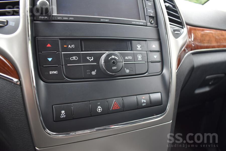 Melns Jeep Grand Cherokee 2012 Kuldīga, ar dzinēja tilpumu 3.00 L un nobraukumu 0 tūkst. km par 8990 €, foto 12 vietnē AUTOMOTO.COM.LV