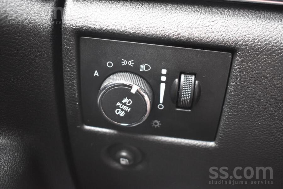 Melns Jeep Grand Cherokee 2012 Kuldīga, ar dzinēja tilpumu 3.00 L un nobraukumu 0 tūkst. km par 8990 €, foto 19 vietnē AUTOMOTO.COM.LV