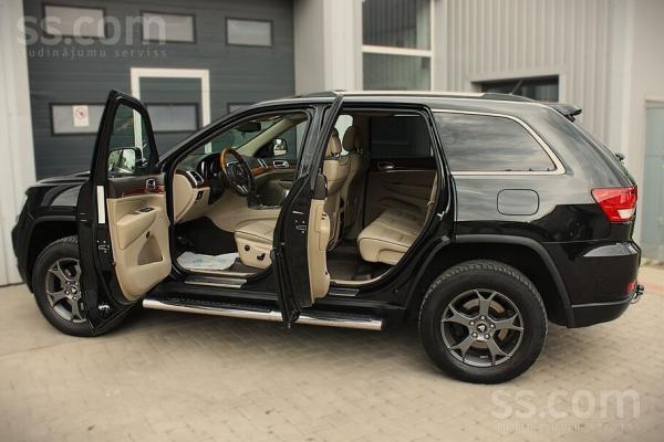 Black Jeep Grand Cherokee 2012 in Riga, with an engine capacity of 3.00 L and mileage of 0 thousand km for 11390 €, photo 9 on AUTOMOTO.COM.LV