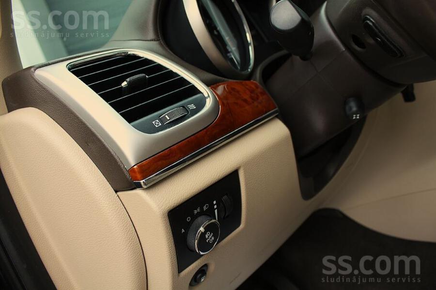 Melns Jeep Grand Cherokee 2012 Rīga, ar dzinēja tilpumu 3.00 L un nobraukumu 0 tūkst. km par 11390 €, foto 20 vietnē AUTOMOTO.COM.LV