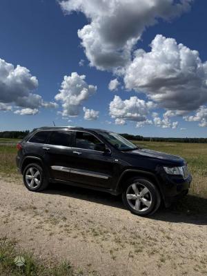 Melns Jeep Grand Cherokee 2012 Šauļi, ar dzinēja tilpumu 3.00 L un nobraukumu 300 tūkst. km par 5500 €, foto 3 vietnē AUTOMOTO.COM.LV