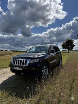 Melns Jeep Grand Cherokee 2012 Šauļi, ar dzinēja tilpumu 3.00 L un nobraukumu 300 tūkst. km par 5500 €, foto 5 vietnē AUTOMOTO.COM.LV