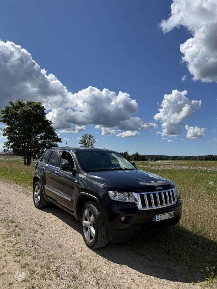 Melns Jeep Grand Cherokee 2012 Šauļi, ar dzinēja tilpumu 3.00 L un nobraukumu 300 tūkst. km par 5500 €, foto 6 vietnē AUTOMOTO.COM.LV