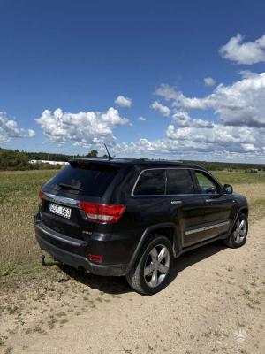 Melns Jeep Grand Cherokee 2012 Šauļi, ar dzinēja tilpumu 3.00 L un nobraukumu 300 tūkst. km par 5500 €, foto 9 vietnē AUTOMOTO.COM.LV