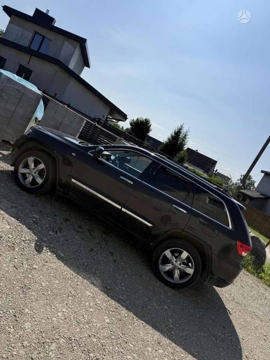 Melns Jeep Grand Cherokee 2012 Šauļi, ar dzinēja tilpumu 3.00 L un nobraukumu 300 tūkst. km par 5500 €, foto 11 vietnē AUTOMOTO.COM.LV