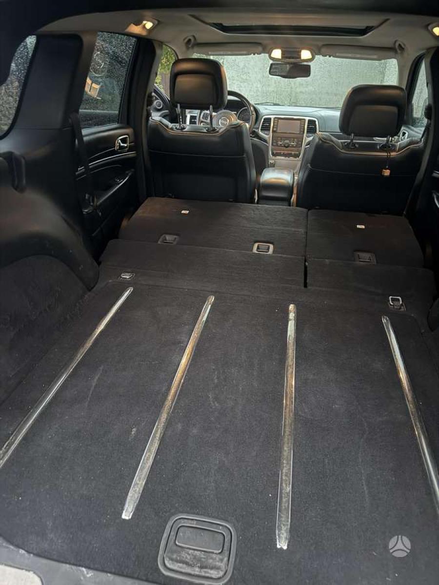 Melns Jeep Grand Cherokee 2012 Šauļi, ar dzinēja tilpumu 3.00 L un nobraukumu 300 tūkst. km par 5500 €, foto 15 vietnē AUTOMOTO.COM.LV