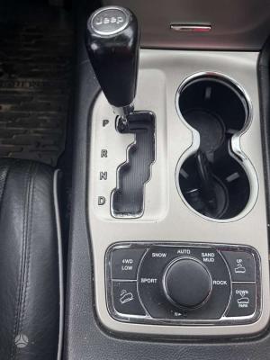 Melns Jeep Grand Cherokee 2012 Šauļi, ar dzinēja tilpumu 3.00 L un nobraukumu 300 tūkst. km par 5500 €, foto 20 vietnē AUTOMOTO.COM.LV