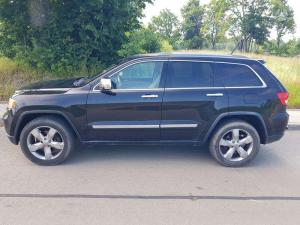 Black Jeep Grand Cherokee 2012 in Vilnius, with an engine capacity of 5.70 L and mileage of 226 thousand km for 5999 €, photo 4 on AUTOMOTO.COM.LV