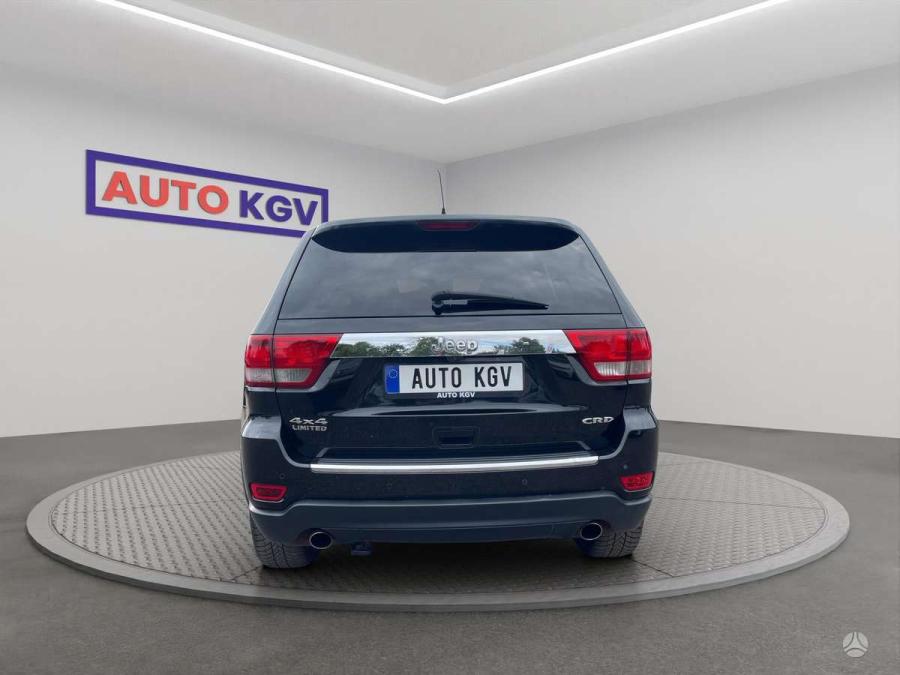 Black Jeep Grand Cherokee 2012 in Vilnius, with an engine capacity of 3.00 L and mileage of 292 thousand km for 9999 €, photo 5 on AUTOMOTO.COM.LV