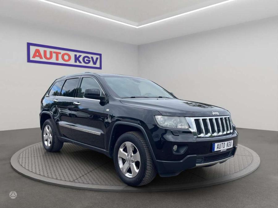 Black Jeep Grand Cherokee 2012 in Vilnius, with an engine capacity of 3.00 L and mileage of 292 thousand km for 9999 €, photo 8 on AUTOMOTO.COM.LV
