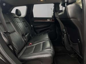 Black Jeep Grand Cherokee 2012 in Vilnius, with an engine capacity of 3.00 L and mileage of 292 thousand km for 9999 €, photo 10 on AUTOMOTO.COM.LV