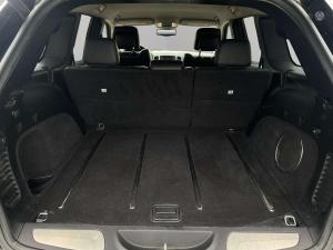Black Jeep Grand Cherokee 2012 in Vilnius, with an engine capacity of 3.00 L and mileage of 292 thousand km for 9999 €, photo 11 on AUTOMOTO.COM.LV