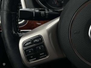 Black Jeep Grand Cherokee 2012 in Vilnius, with an engine capacity of 3.00 L and mileage of 292 thousand km for 9999 €, photo 18 on AUTOMOTO.COM.LV