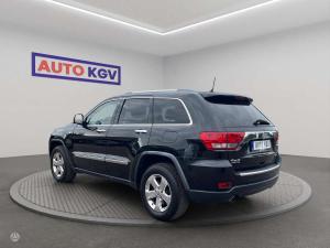 Black Jeep Grand Cherokee 2012 in Vilnius, with an engine capacity of 3.00 L and mileage of 292 thousand km for 9999 €, photo 4 on AUTOMOTO.COM.LV