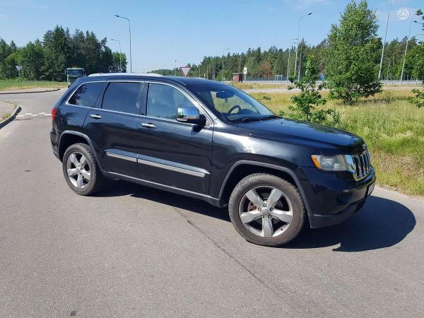 Jeep Grand Cherokee 2012 in Vilnius on AUTOMOTO.COM.LV Black Jeep Grand Cherokee 2012 in Vilnius, with an engine capacity of 5.70 L and mileage of 226 thousand km for 5000 β¬, photo 1 on AUTOMOTO.COM.LV