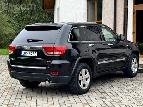 Джип Гранд Чероки 2012 в Елгава на AUTOMOTO.COM.LV Черный Джип Гранд Чероки 2012 в Елгава, объемом двигателя 3.00 л и пробегом 221 тыс. км за 8900 €, фото 8 на AUTOMOTO.COM.LV