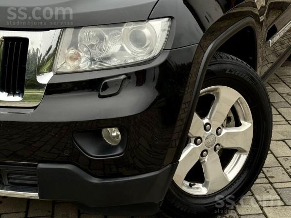 Джип Гранд Чероки 2012 в Елгава на AUTOMOTO.COM.LV Черный Джип Гранд Чероки 2012 в Елгава, объемом двигателя 3.00 л и пробегом 221 тыс. км за 8900 €, фото 10 на AUTOMOTO.COM.LV