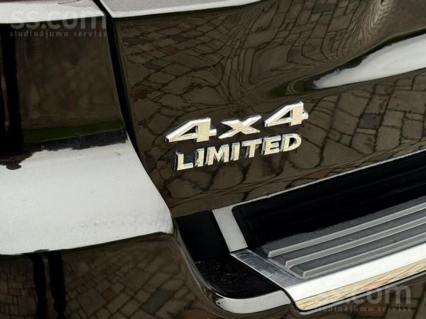 Джип Гранд Чероки 2012 в Елгава на AUTOMOTO.COM.LV Черный Джип Гранд Чероки 2012 в Елгава, объемом двигателя 3.00 л и пробегом 221 тыс. км за 8900 €, фото 11 на AUTOMOTO.COM.LV