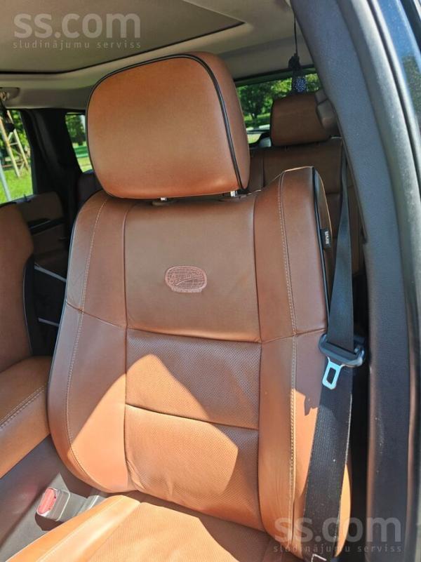 Jeep Grand Cherokee 2012 RÄ«ga vietnÄ Melns Jeep Grand Cherokee 2012 RÄ«ga, ar dzinÄja tilpumu 3.00 L un nobraukumu 276 tÅ«kst. km par 10500 ā¬, foto 8 vietnÄ AUTOMOTO.COM.LV