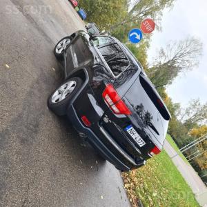 Black Jeep Grand Cherokee 2012 in Riga, with an engine capacity of 3.00 L and mileage of 276 thousand km for 10500 €, photo 10 on AUTOMOTO.COM.LV