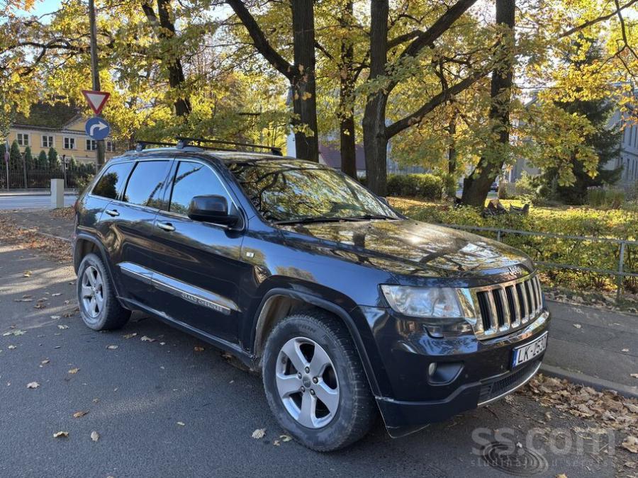 Melns Jeep Grand Cherokee 2012 Rīga, ar dzinēja tilpumu 3.00 L un nobraukumu 301 tūkst. km par 7700 €, foto 3 vietnē AUTOMOTO.COM.LV