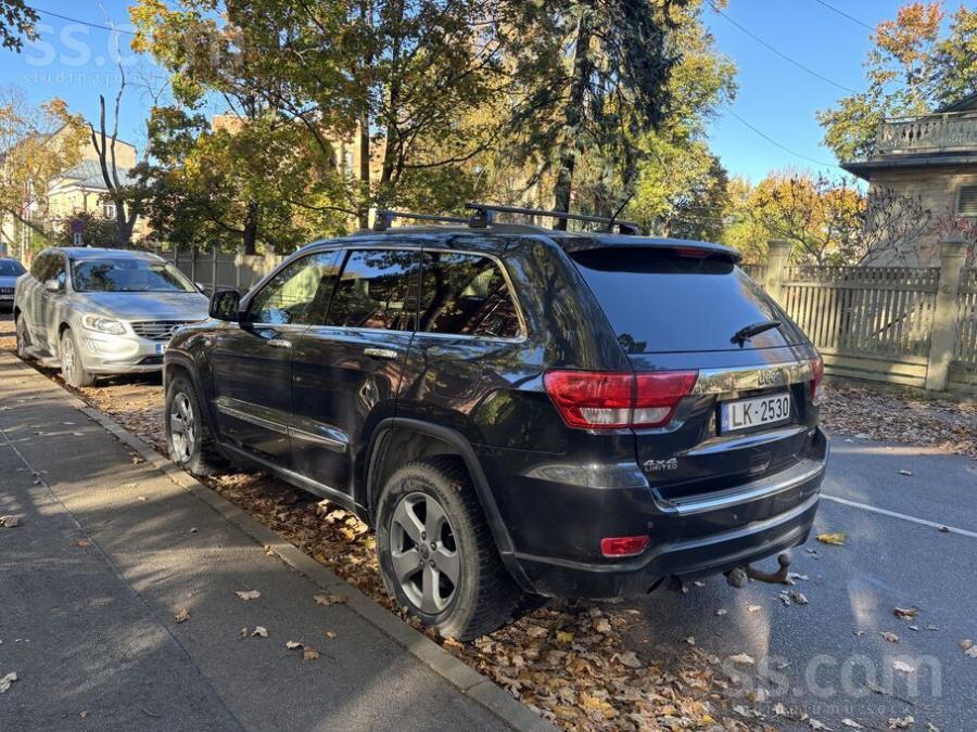 Melns Jeep Grand Cherokee 2012 Rīga, ar dzinēja tilpumu 3.00 L un nobraukumu 301 tūkst. km par 7700 €, foto 5 vietnē AUTOMOTO.COM.LV