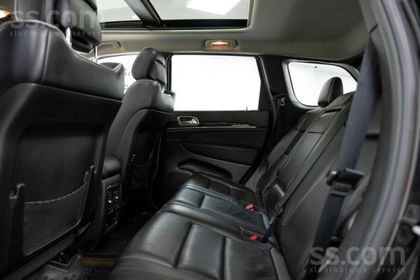 Melns Jeep Grand Cherokee 2013 Rīga, ar dzinēja tilpumu 3.00 L un nobraukumu 213 tūkst. km par 1850 €, foto 7 vietnē AUTOMOTO.COM.LV