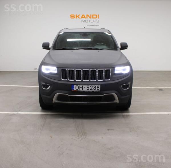 Black Jeep Grand Cherokee 2013 in Riga, with an engine capacity of 3.00 L and mileage of 354 thousand km for 8990 €, photo 2 on AUTOMOTO.COM.LV
