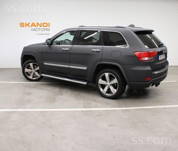 Black Jeep Grand Cherokee 2013 in Riga, with an engine capacity of 3.00 L and mileage of 354 thousand km for 8990 €, photo 6 on AUTOMOTO.COM.LV
