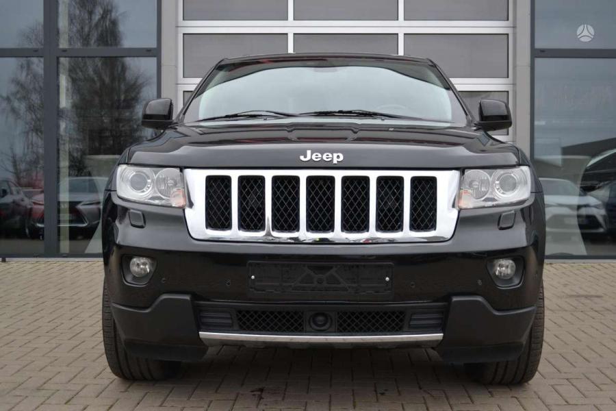 Black Jeep Grand Cherokee 2013 in Vilnius, with an engine capacity of 2.99 L and mileage of 135 thousand km for 13000 €, photo 3 on AUTOMOTO.COM.LV