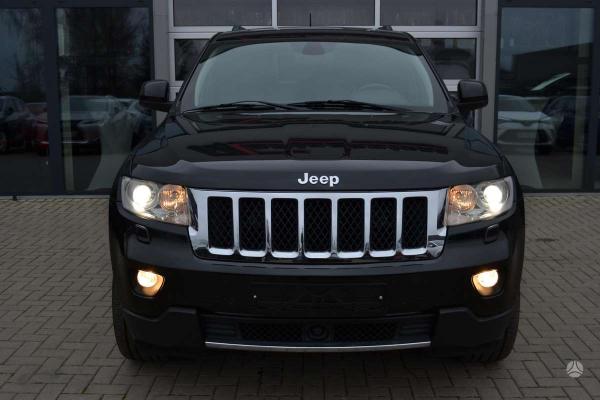 Melns Jeep Grand Cherokee 2013 Viļņa, ar dzinēja tilpumu 2.99 L un nobraukumu 135 tūkst. km par 13000 €, foto 4 vietnē AUTOMOTO.COM.LV