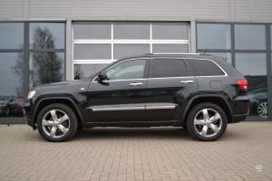Black Jeep Grand Cherokee 2013 in Vilnius, with an engine capacity of 2.99 L and mileage of 135 thousand km for 13000 €, photo 7 on AUTOMOTO.COM.LV