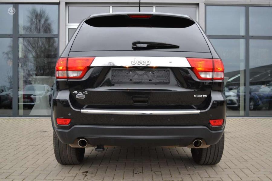Black Jeep Grand Cherokee 2013 in Vilnius, with an engine capacity of 2.99 L and mileage of 135 thousand km for 13000 €, photo 9 on AUTOMOTO.COM.LV