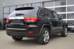Black Jeep Grand Cherokee 2013 in Vilnius, with an engine capacity of 2.99 L and mileage of 135 thousand km for 13000 €, photo 10 on AUTOMOTO.COM.LV
