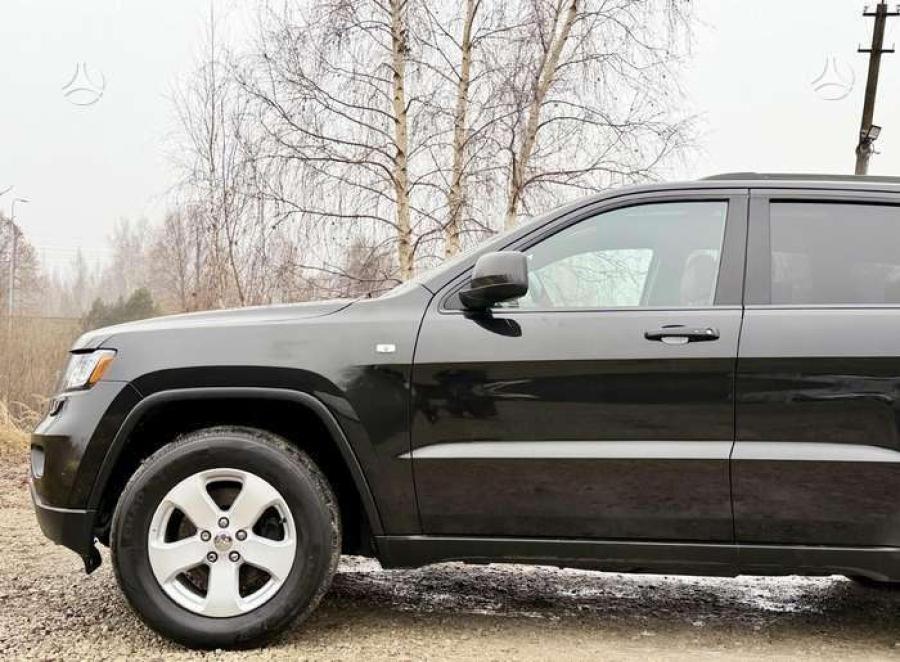 Melns Jeep Grand Cherokee 2013 Šauļi, ar dzinēja tilpumu 3.00 L un nobraukumu 284 tūkst. km par 13200 €, foto 12 vietnē AUTOMOTO.COM.LV