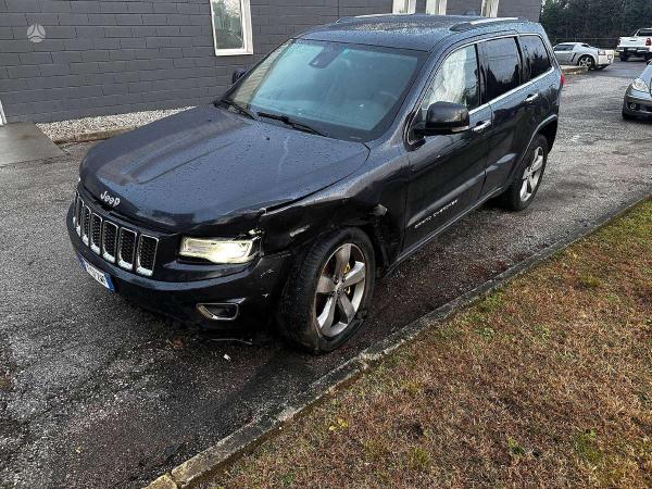 Black Jeep Grand Cherokee 2013 in Kaunas, with an engine capacity of 2.99 L and mileage of 218 thousand km for 6750 €, photo 8 on AUTOMOTO.COM.LV