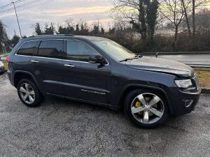 Black Jeep Grand Cherokee 2013 in Kaunas, with an engine capacity of 2.99 L and mileage of 218 thousand km for 6750 €, photo 9 on AUTOMOTO.COM.LV