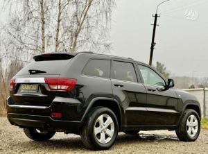 Melns Jeep Grand Cherokee 2013 Šauļi, ar dzinēja tilpumu 3.00 L un nobraukumu 284 tūkst. km par 13200 €, foto 4 vietnē AUTOMOTO.COM.LV